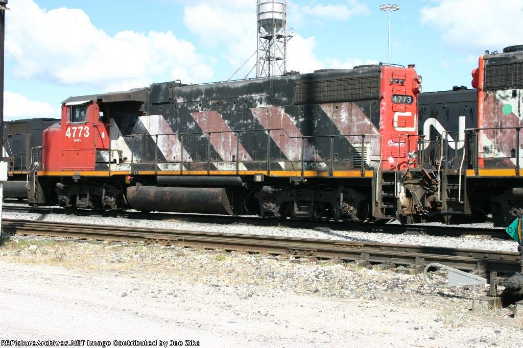 CN 4773 GP 38-2W